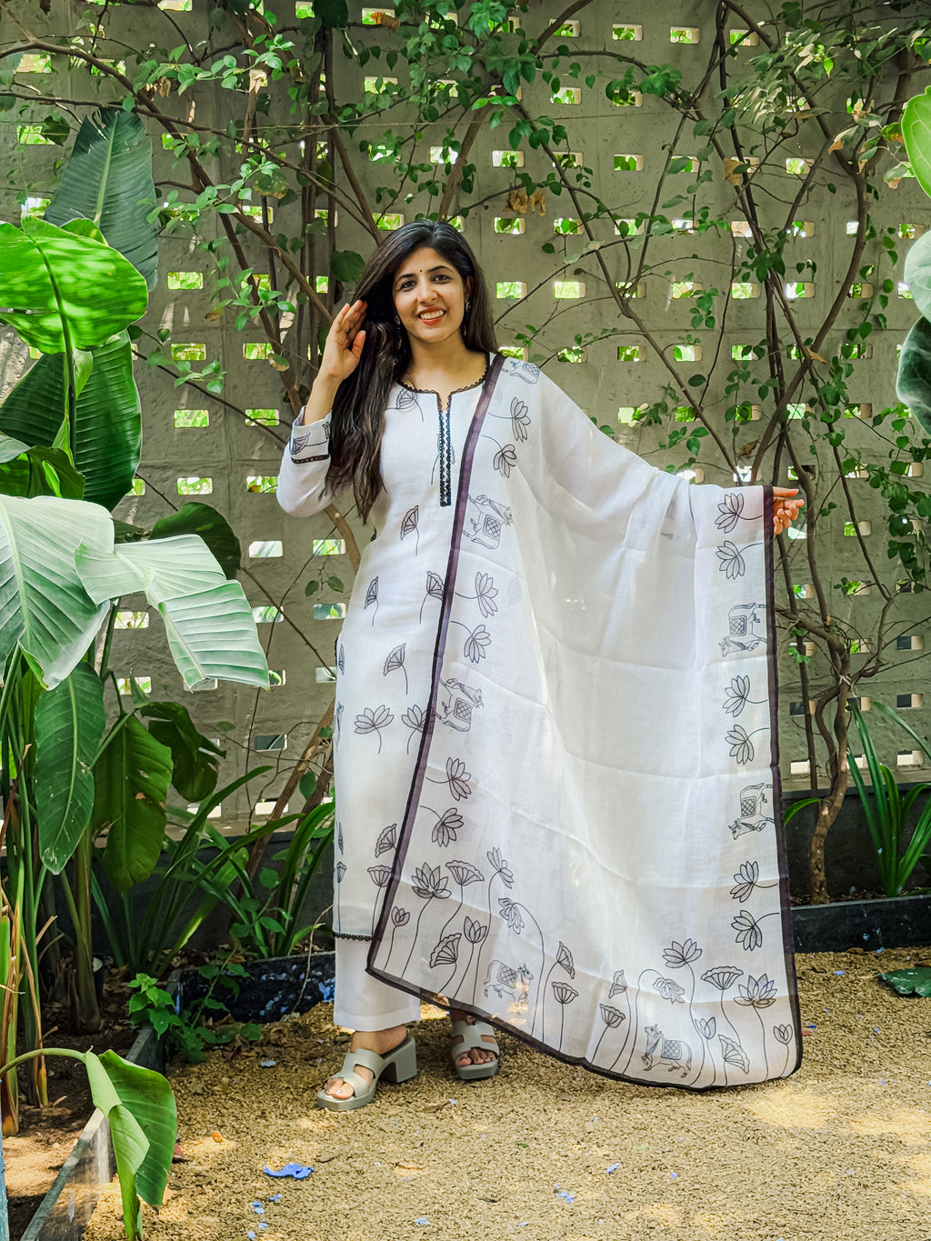 Lotus Leher Dupatta – Ekana Label