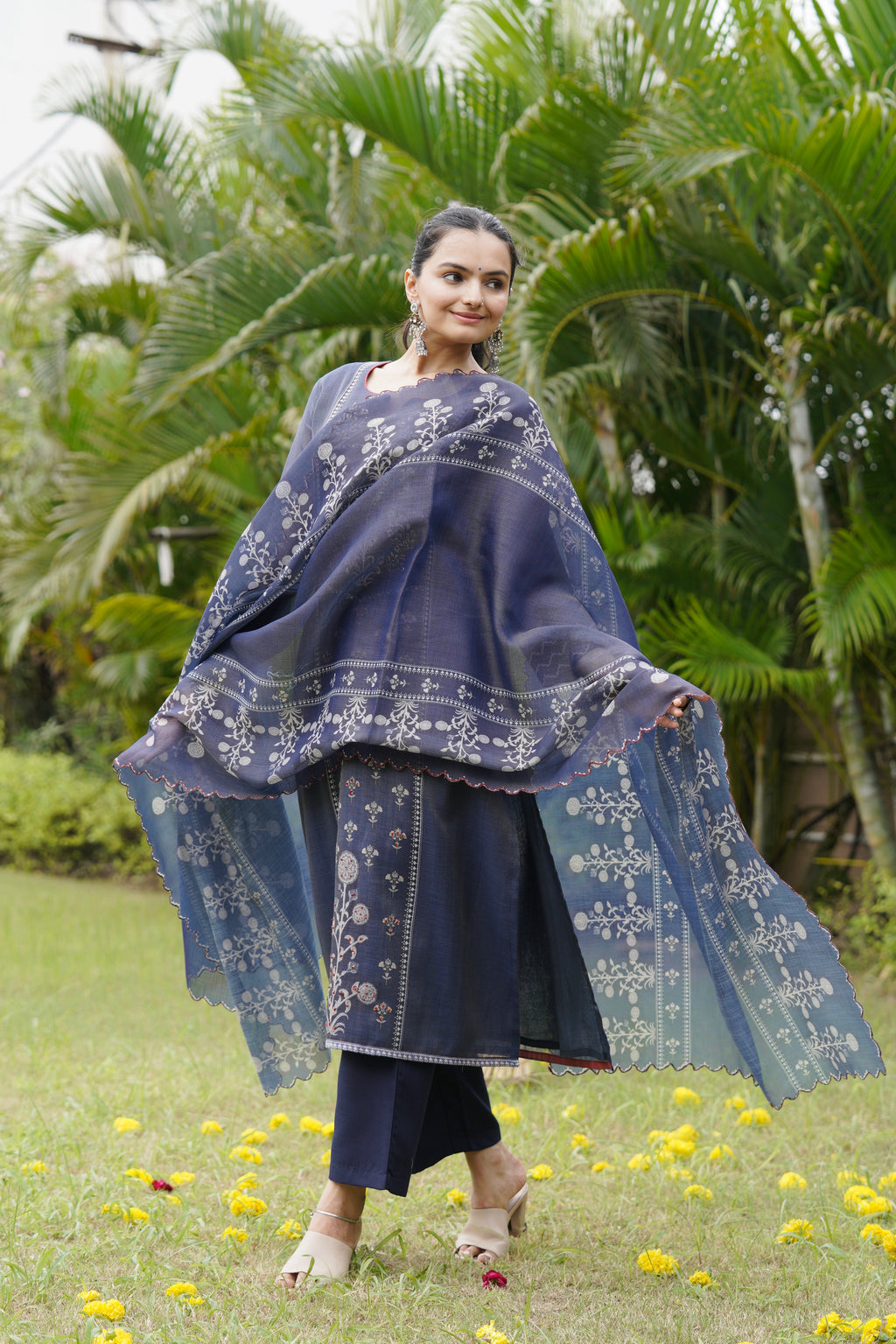 Raag Resham Handwork Suit Set – Ekana Label